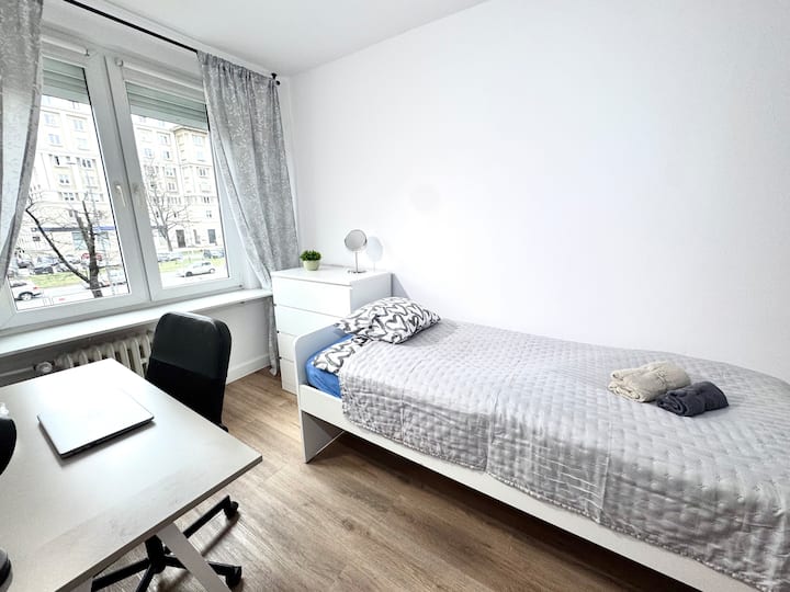 Cosy Room Andersa Street - ワルシャワ