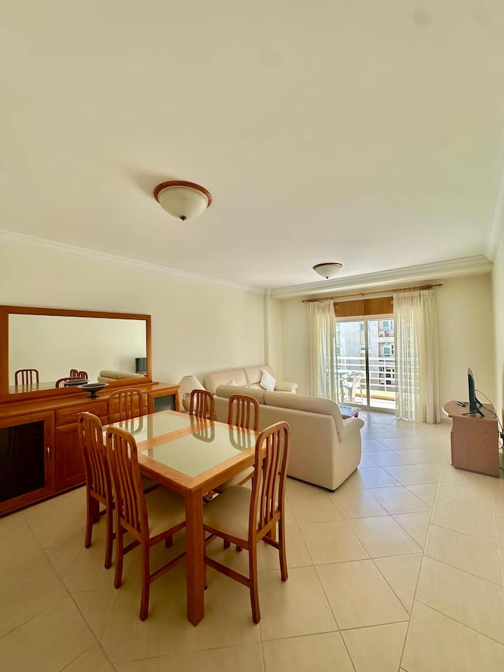 2-bedroom Apartment With Pool & Garage - Armação de Pêra