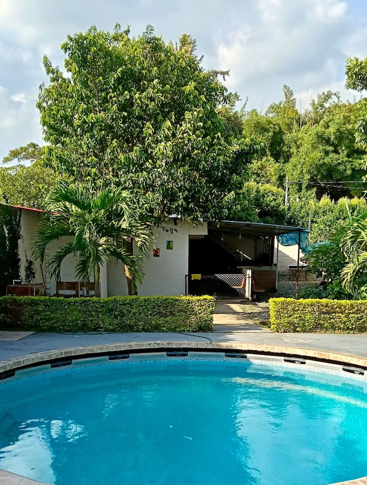 Villa Nuestro Sueño,con Encanto Campestre - Ginebra