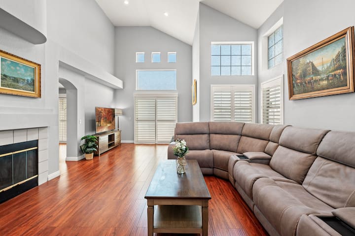 Spacious 6beds  House•near Airport, Colleges&expo - Upland, CA