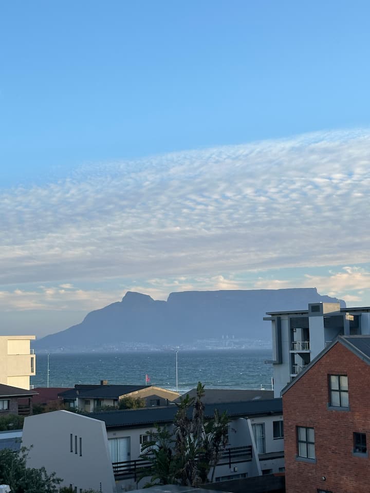 Spacious Beach Apartment With Sea View & Sunset - Parklands