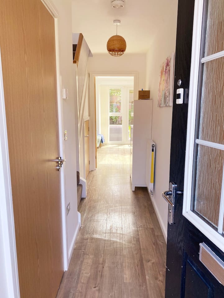 Family Home With Parking, Train To City In 15min - Glossop