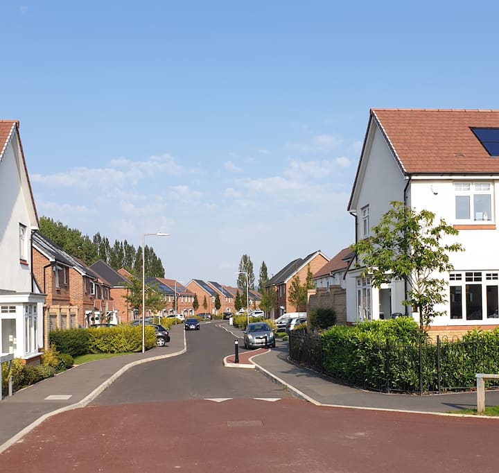 New House W Parking,  Close To Train, City & Shops - Glossop