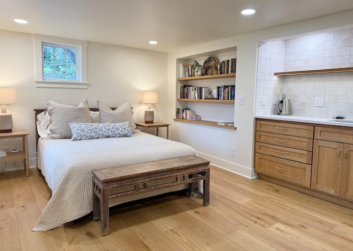 Strawberry Garden Apartment - Ashland, OR