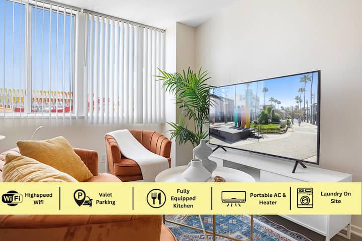 Beachside Beauty Steps To The Beach & Restaurants - Santa Monica Beach, CA