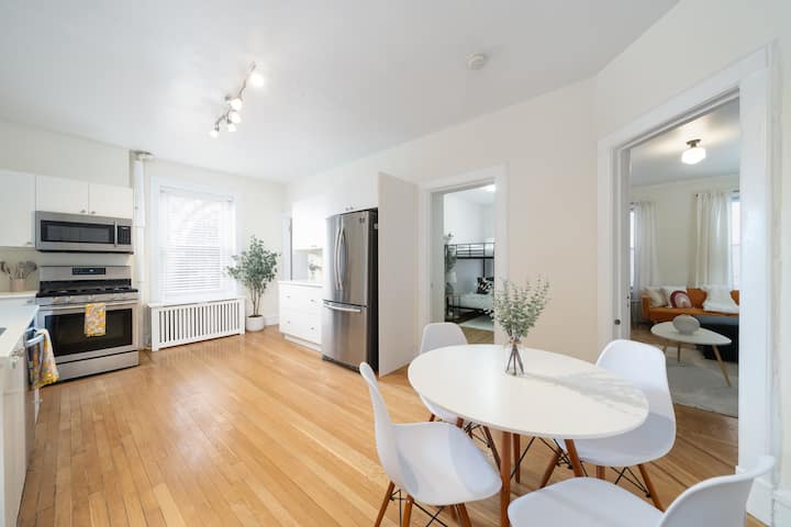 Bright & Spacious 2bd In The Heart Of Hoboken - Hoboken, NJ
