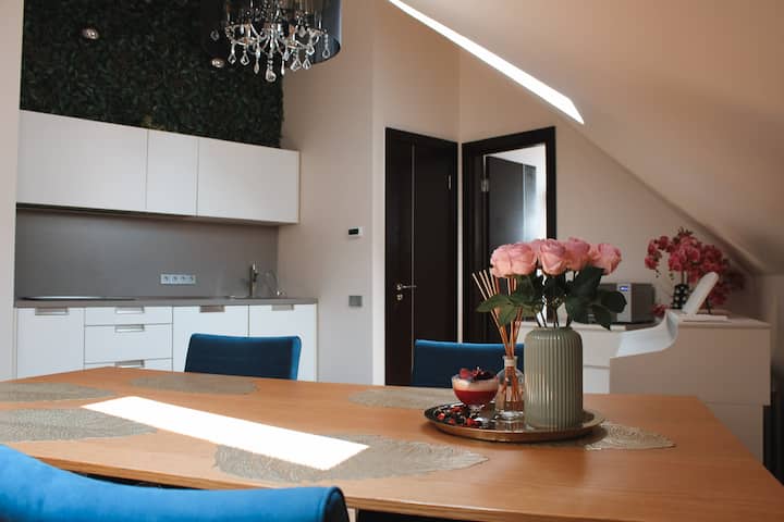 Top Location | Old Town Loft: The Playlist | Nf Ac - Riga