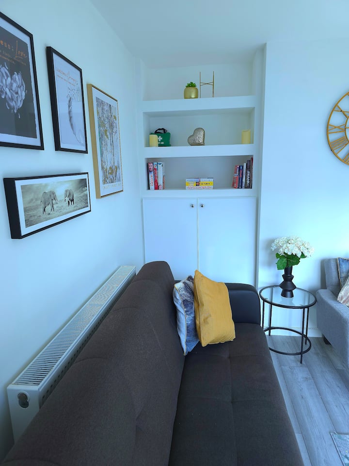 Solura Homes/large Four Bedroom/park Free - Chatham