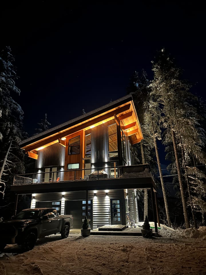 Orca Mountain House - Alyeska, AK