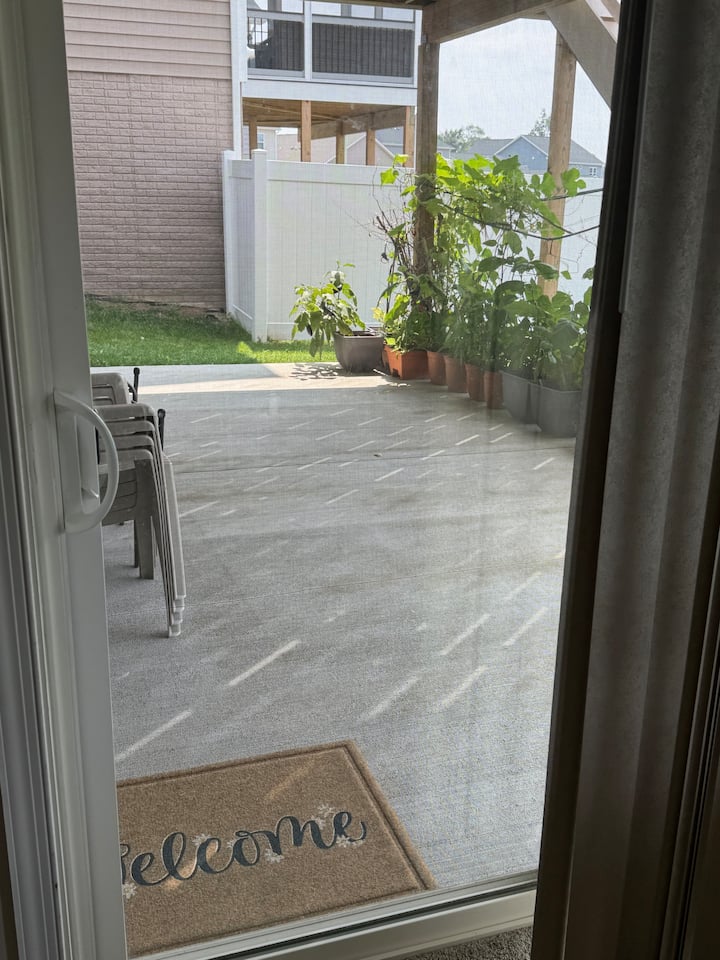 Very Charming & Spacious 2 Bedrm - Winchester, WA