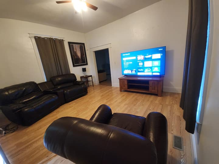 Apple Orchard Home - Water Park, Mattoon