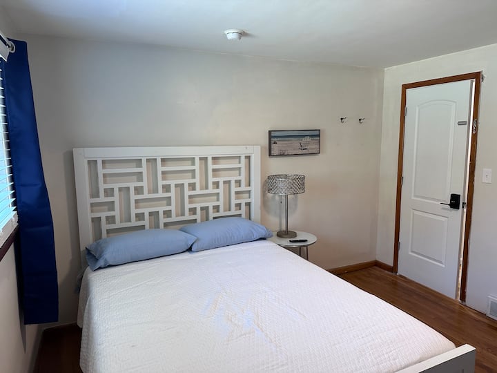 Erie Shared House - 1st Fl Room 2 - Erie, PA