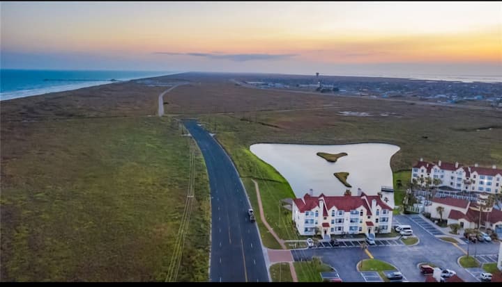 First Floor | Heated Pool | Hot Tub | Gym | W/d - North Padre Island, TX