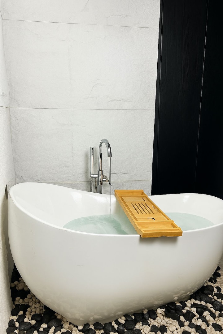 استديو فخم مزود بجاكوزي - Jeddah