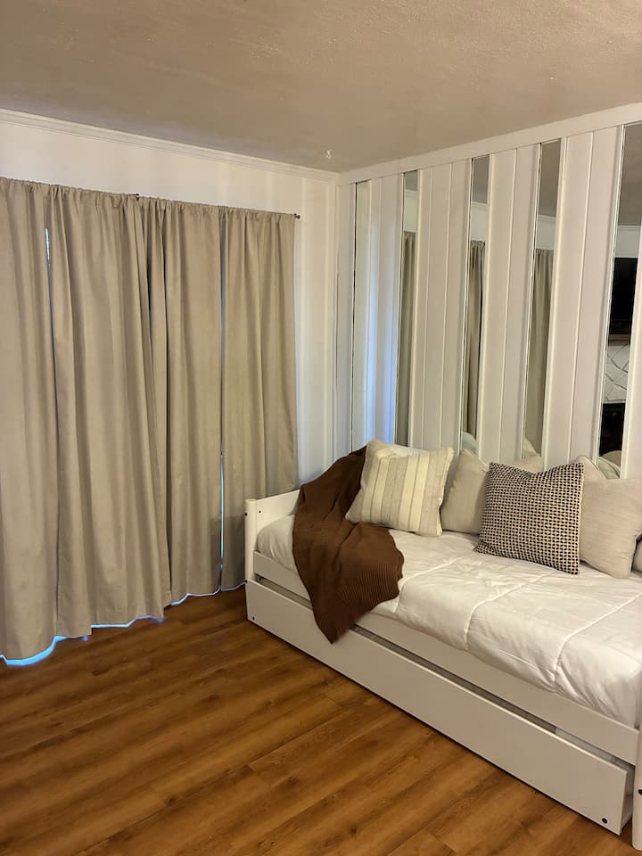 Enchanting Condo, Mountain Views - Ruidoso, NM