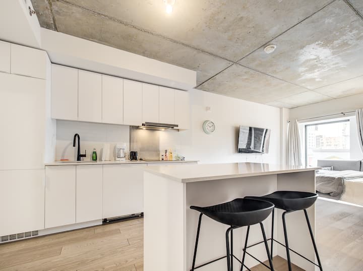 Modern Studio In The City Center - Juste pour rire - Just For Laughs