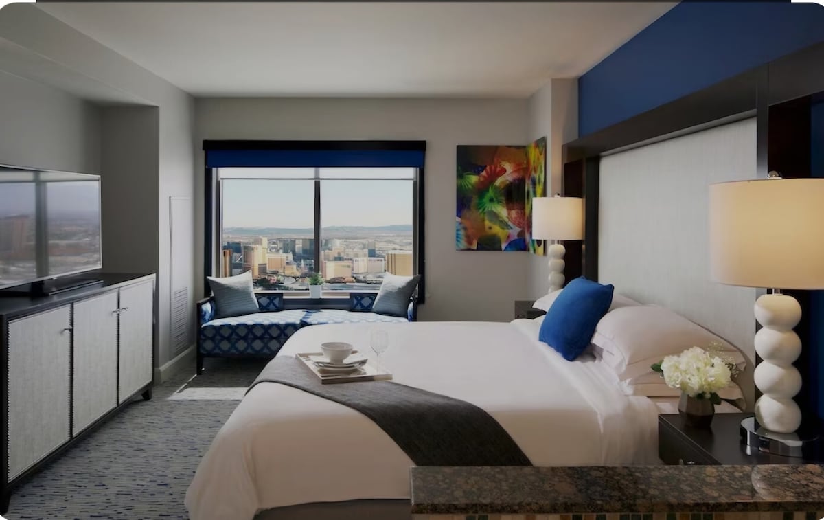 The Club @ Life is Beautiful LV ! - Towers à louer à Las Vegas, Nevada ...