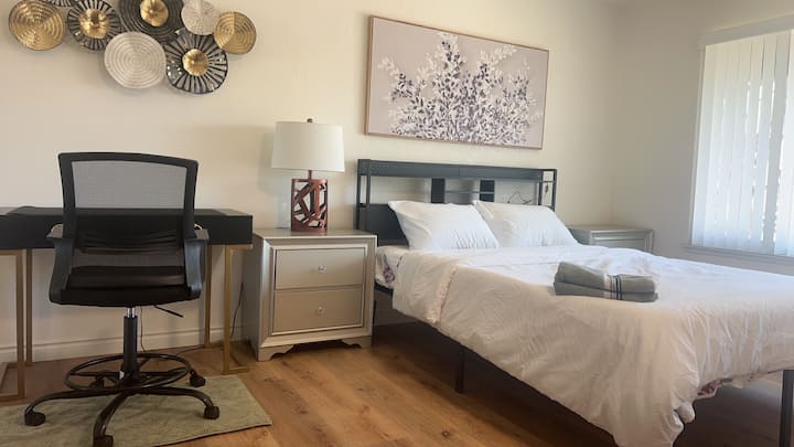 Cedar Studio 1 Own Bathroom Kitchen Living Room - Rancho Cucamonga, CA