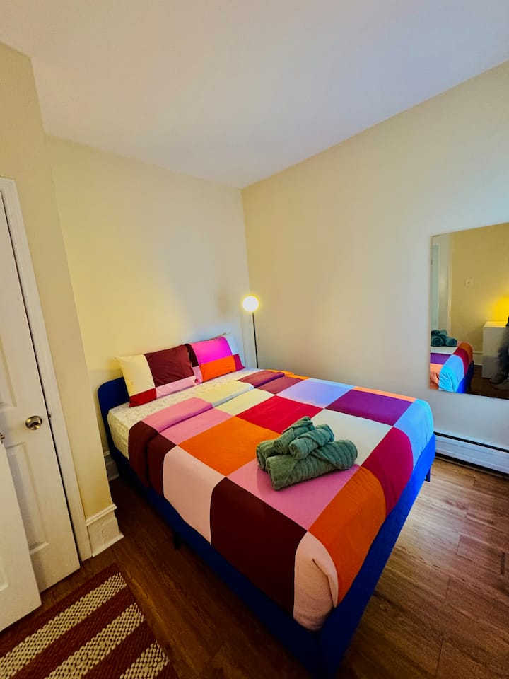 Private Room In Trendy Downtown Jc | Walk To Path - Hoboken, NJ