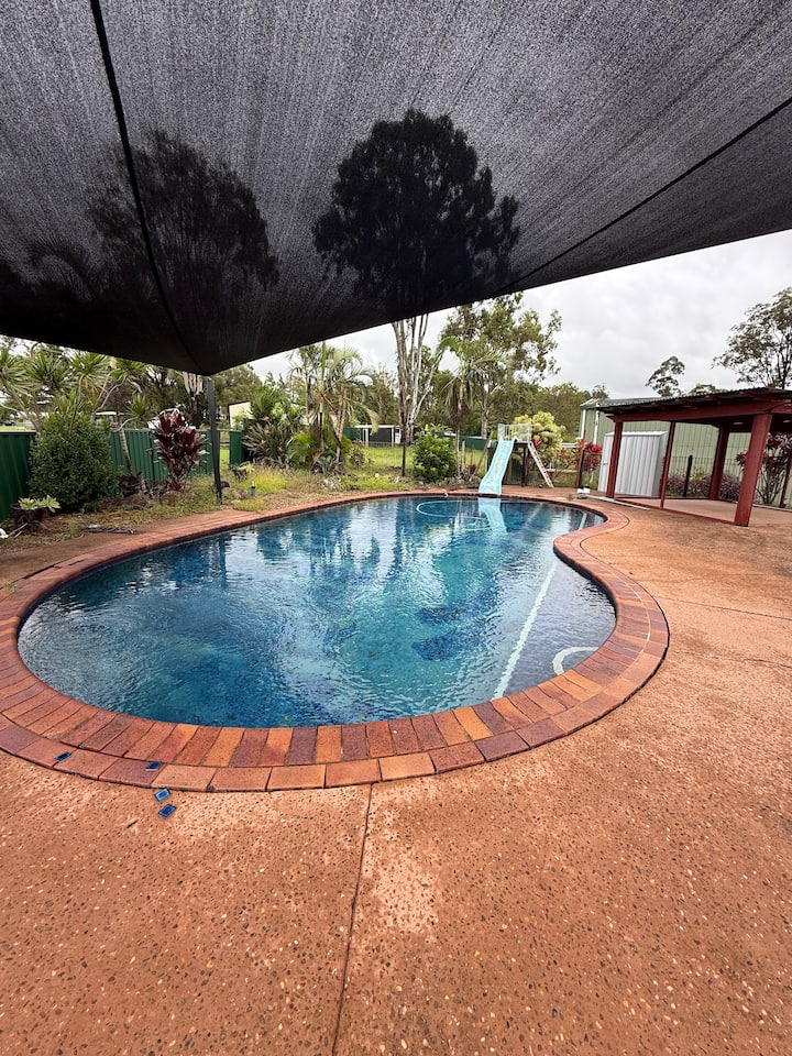 3br Family Home With Pool | Near Theme Parks - Gold Coast