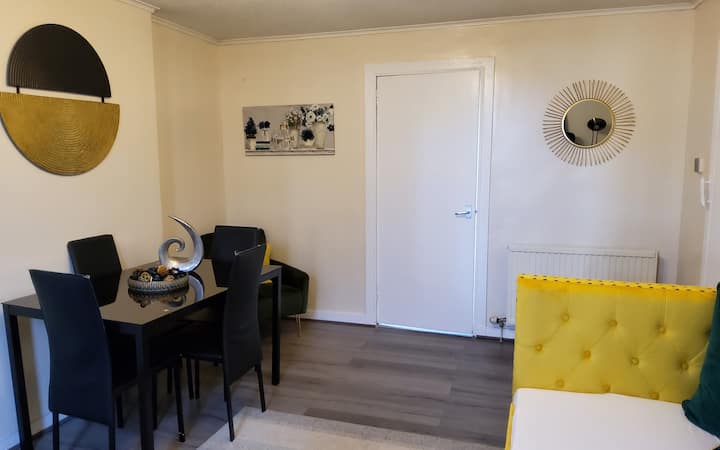 2 Bedroom, 5 Beds, Parking 3 Tvs - Aberdeen