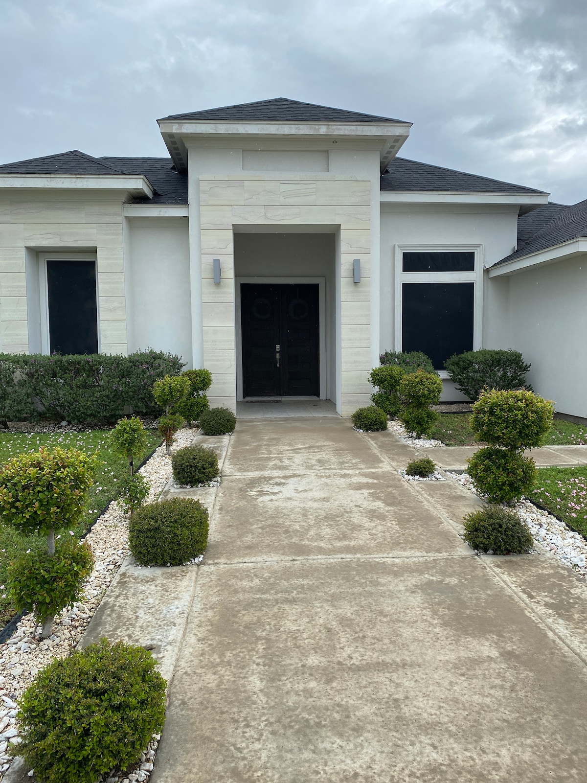 Gated community close to DHR - Houses for Rent in Pharr, Texas, United ...