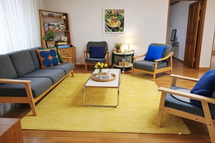 동대구역 까페거리   35평넓은거실 2층 .8인단체   가족.모임.출장  보드게임[봄특가] - Daegu