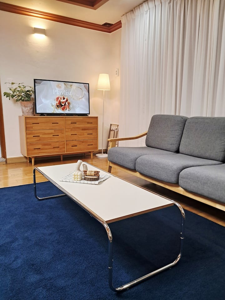 [특가]동대구역10분/8인/35평2층/호스트관리/청결숙소/가족단체/출장장박할인/신세계백화점 - Daegu