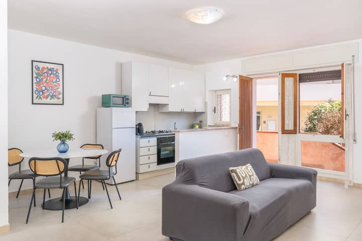 Riservato Bilocale Ristrutturato In Corte Interna - La Maddalena