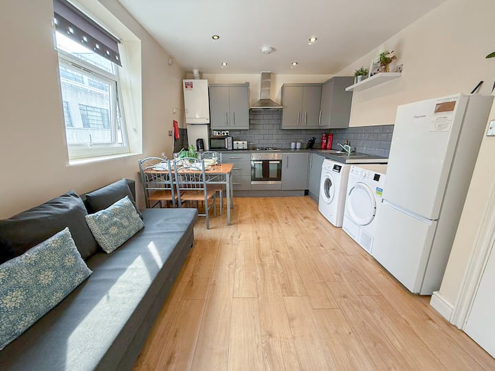 3bdr Flat Near Aldgate, Brick Lane & Tower Hill - London