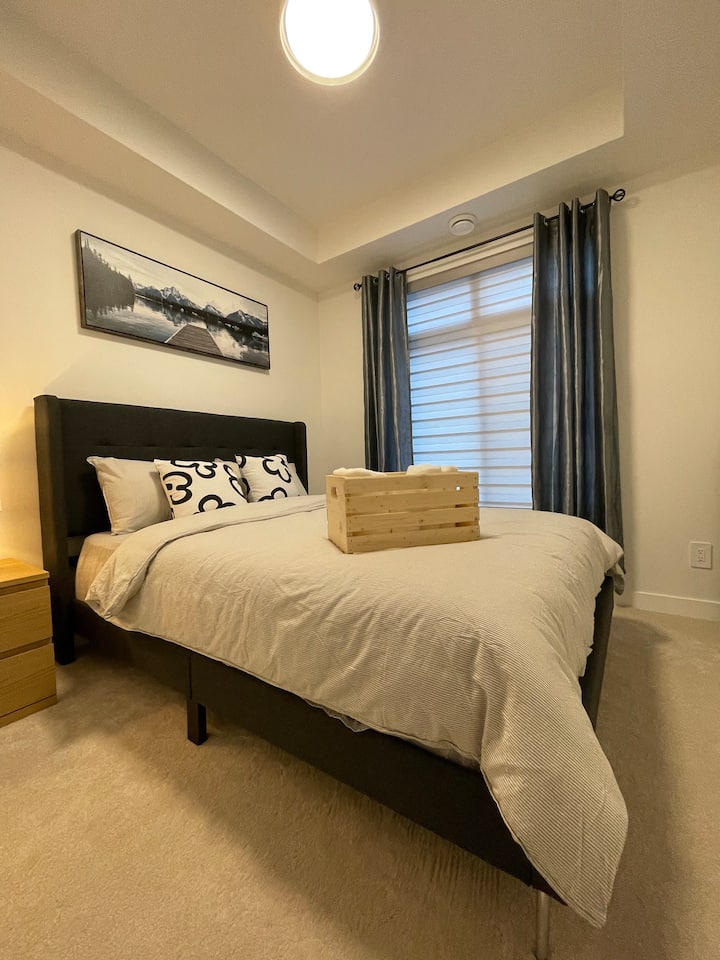 Cozy 1-bedroom Suite W/ Private Garage - Edmonton