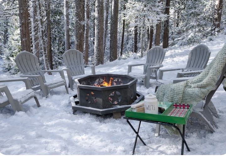Snow By The Fire Pits After Dodge/leland 14 Min - Dodge Ridge, CA