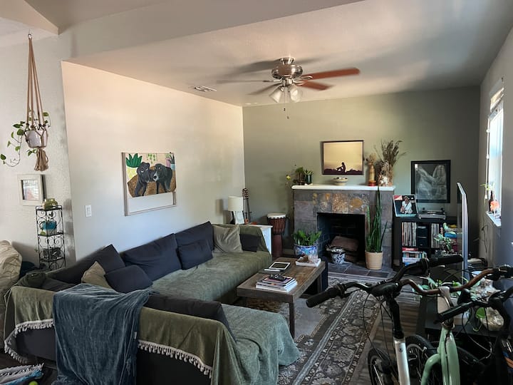 Traveler’s Rest: Shared Space Near Downtown - St. Petersburg, FL