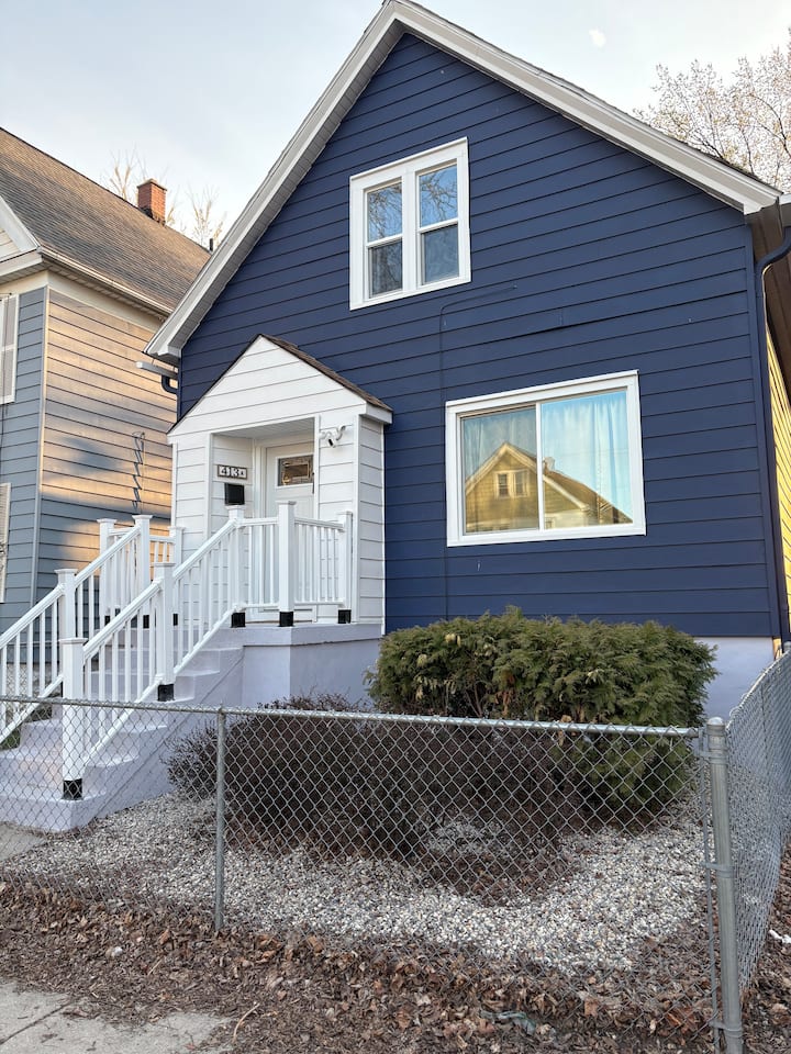 2br Quiet Retreat Near Stadium - Milwaukee, WI