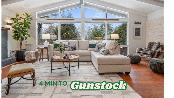 Near Gunstock & Lake - Modern Hot Tub Ski Chalet - New Hampshire (State)