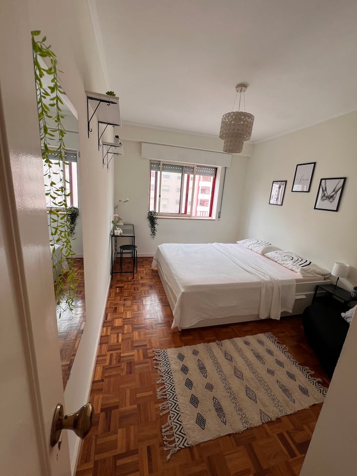 Quarto Confortável Perto De Tudo - Lisbonne