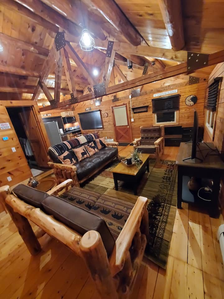 Overlook Cabin - Pittsburg, NH