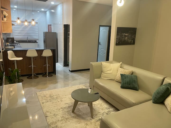 Luxury 2br Near Airport|backup Power+ Fast Wi-fi - Zambia
