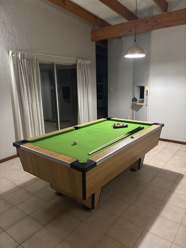 Full Guesthouse: King Ensuite, Queen & Twin Rooms - Sudáfrica