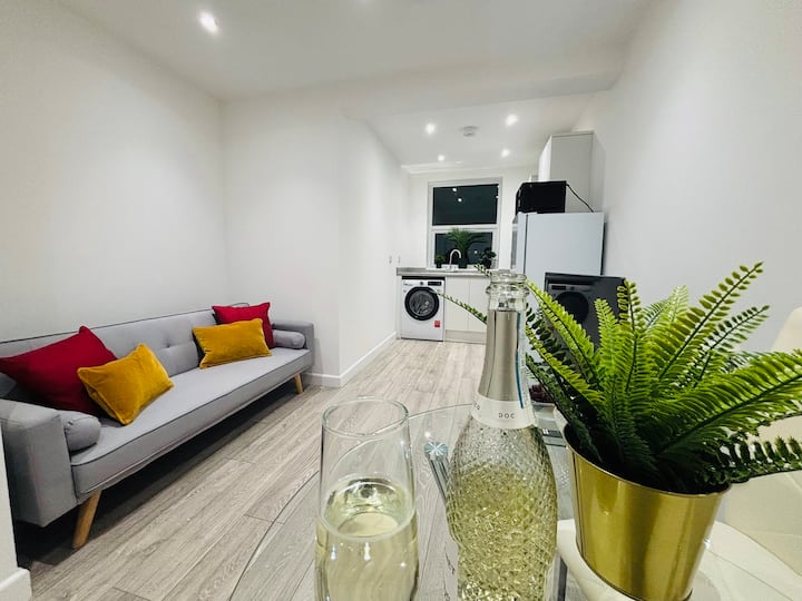Modern Apartment | Monthly Discounts | Town Centre - Watford