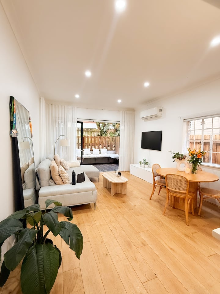Modern Bondi Escape | Open Living & Outdoor Deck - Coogee