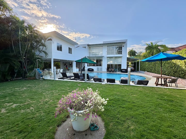 Mansión En El Peñon | Fancy | Luxury Vaction Home - Girardot