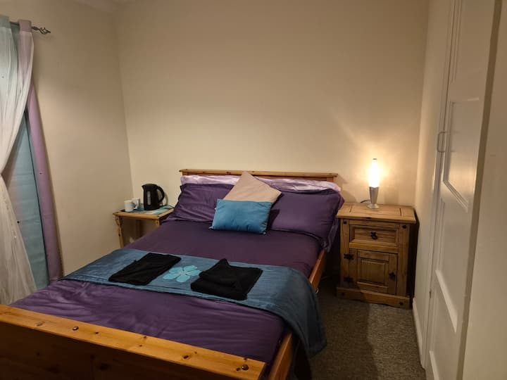 Self Contained Room In A  Warm And Inviting Home. - Stratford-upon-Avon