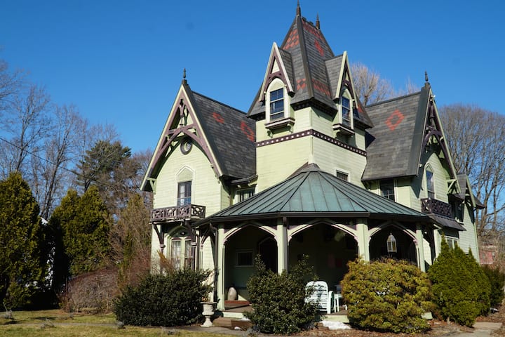 The Ultimate Girls Getaway | 5br Near Mohegan - Norwich, CT