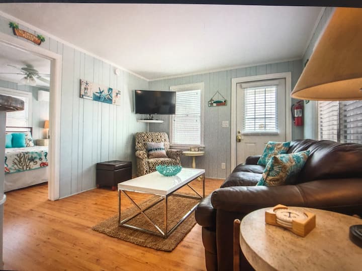 Your Own Private Hideaway Steps From The Beach-4 - Indian Rocks Beach, FL