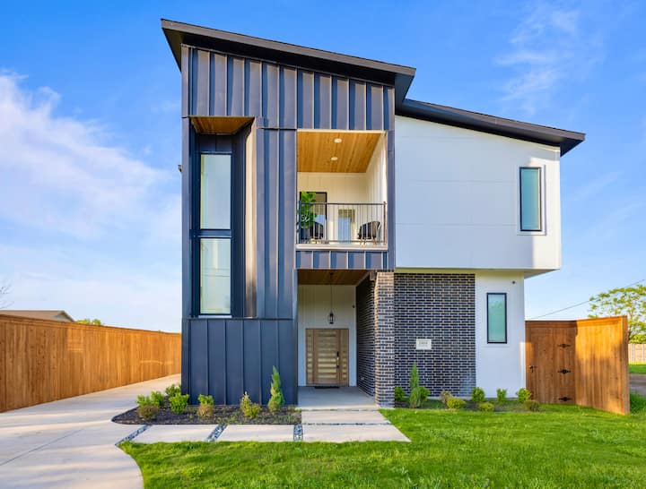 Modern 5br New Home With Downtown And Sunset View - Dalat