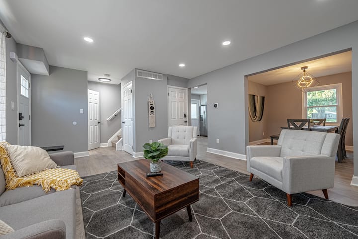 Charming Baltimore Retreat + Gourmet Kitchen - Owings Mills, MD