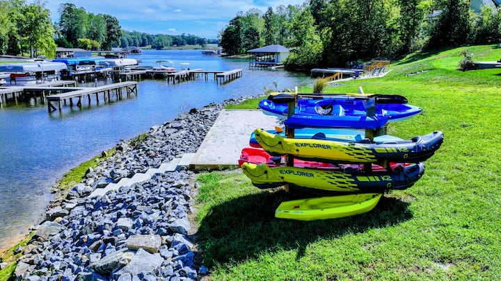 Lakefront Lake Anna | 6br, Game Room, Pool, Beach - Lake Anna, VA
