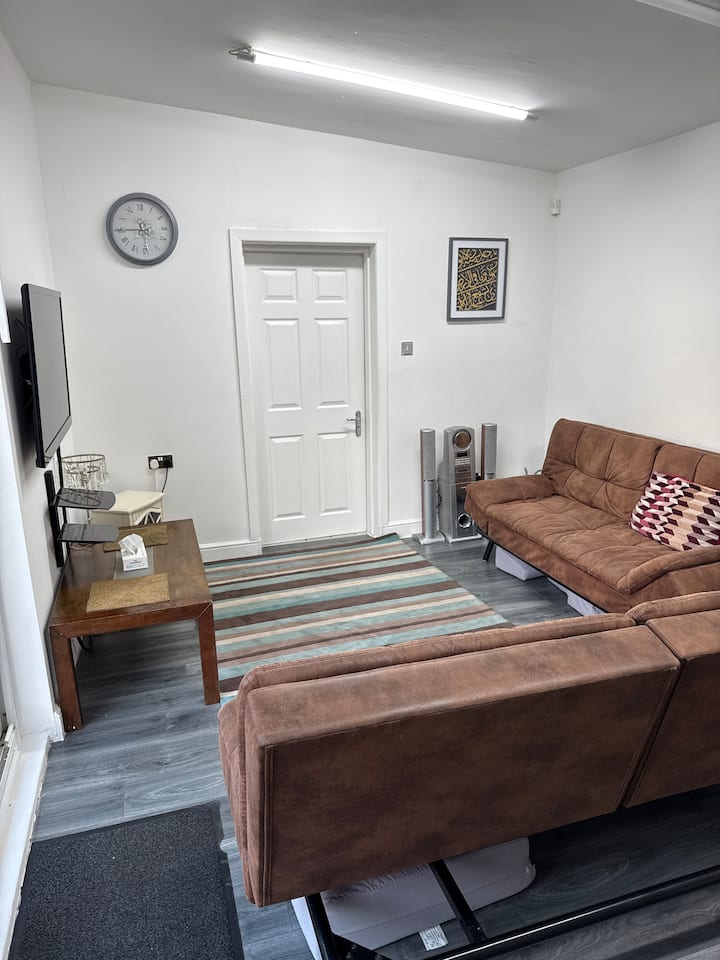 Lovely Cabin - Burnley