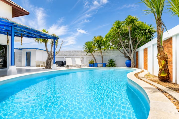 Bright & Airy Stay Close To Airport - Tayland